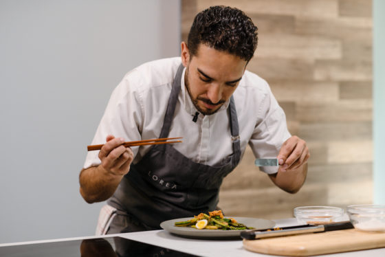 Oswaldo Oliva: El chef que rompe esquemas en la gastronomía