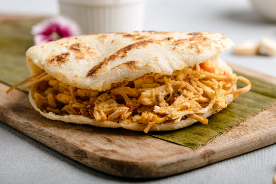 ¿Cómo hacer arepas de maíz rellenas? - Scoolinary