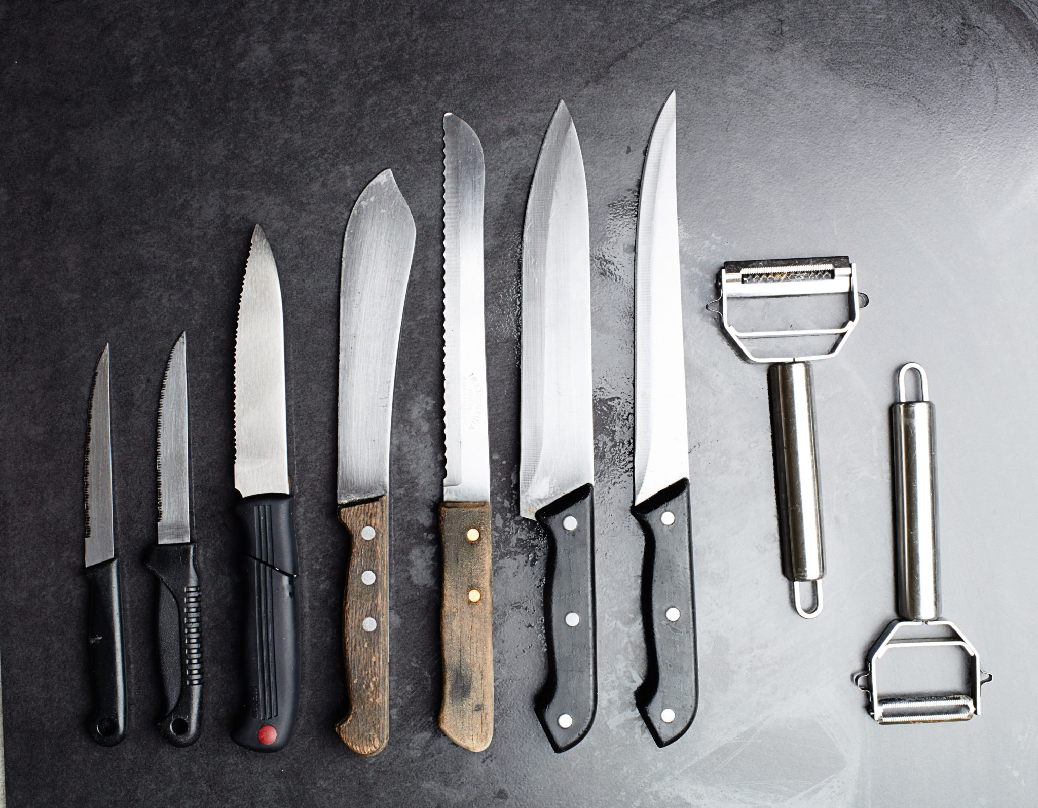 Filo simple vs filo doble: ¿qué cuchillo usar en tu cocina?